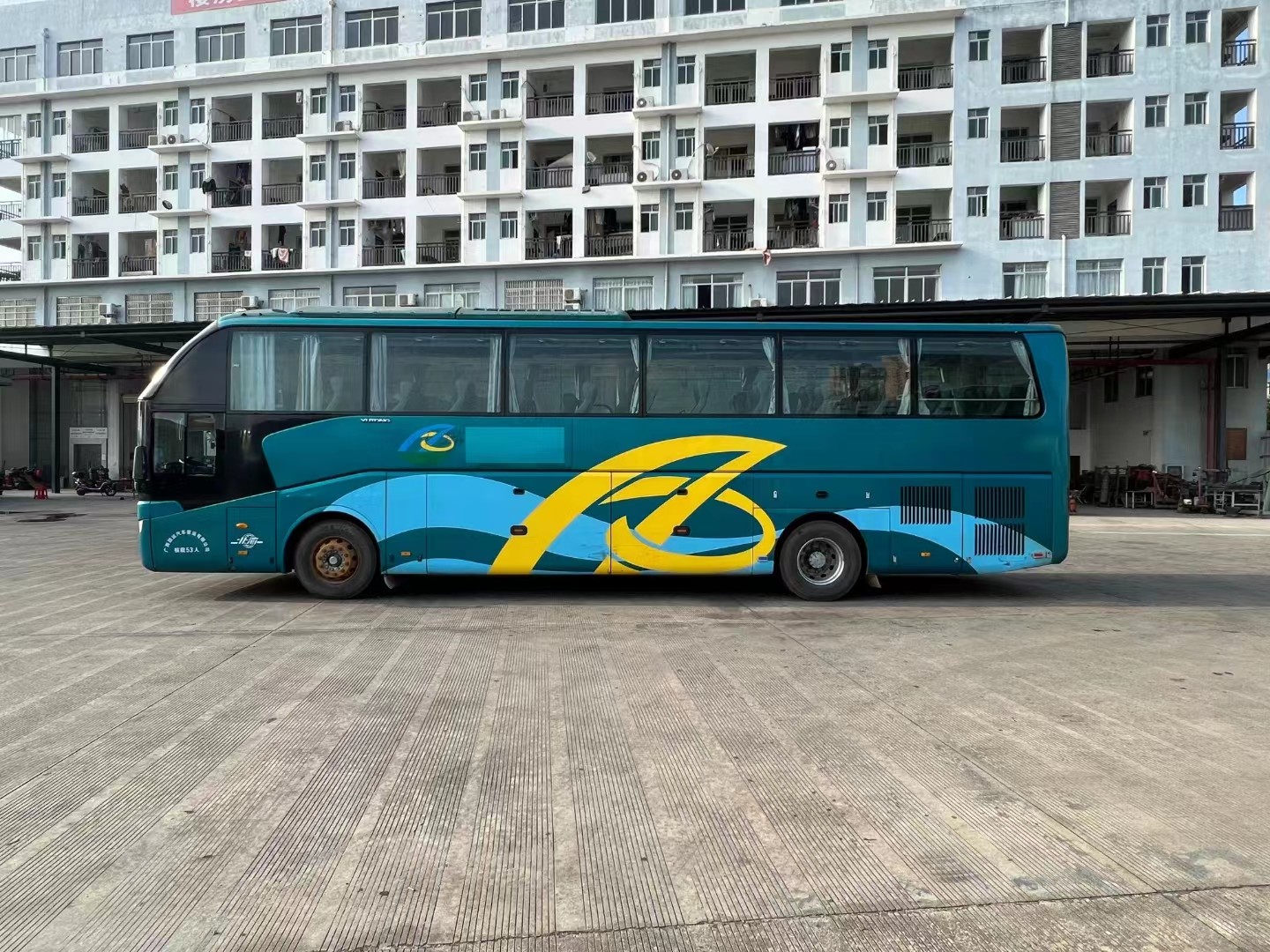 Rear Engine Bus Yutong Zk6122 53seats Used Passenger Coach Upward ...