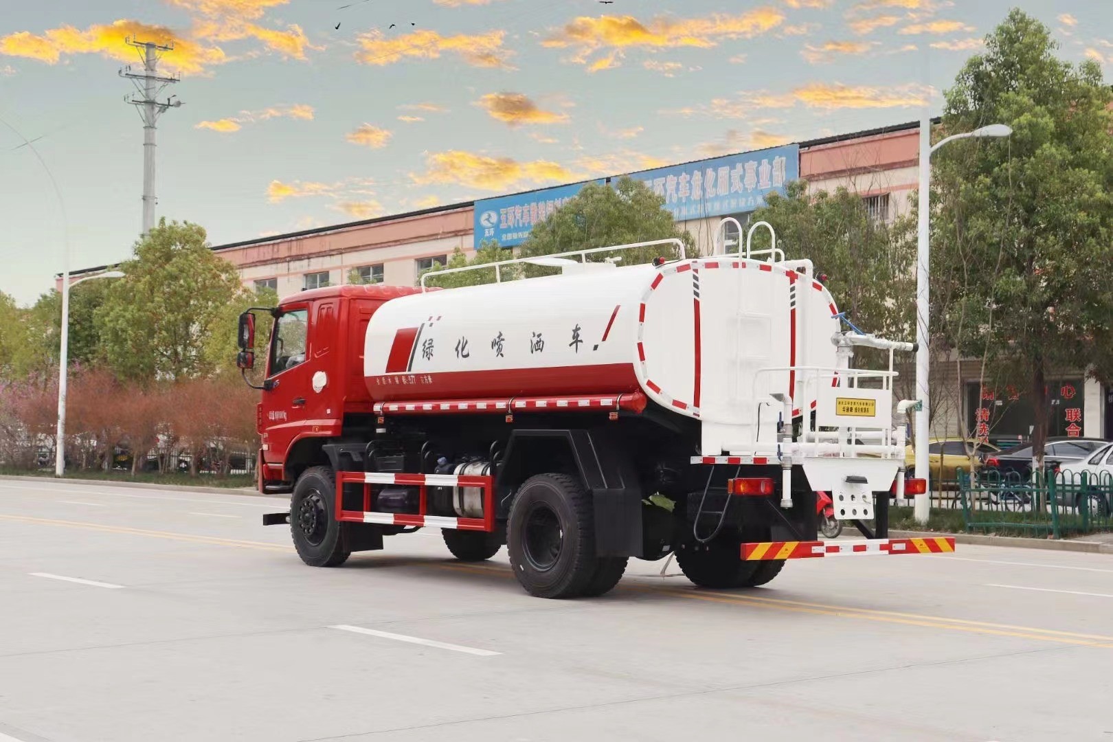 Water Sprinkler Truck 4X4 Drive Road Tanker SPV Special Purpose Vehicle ...