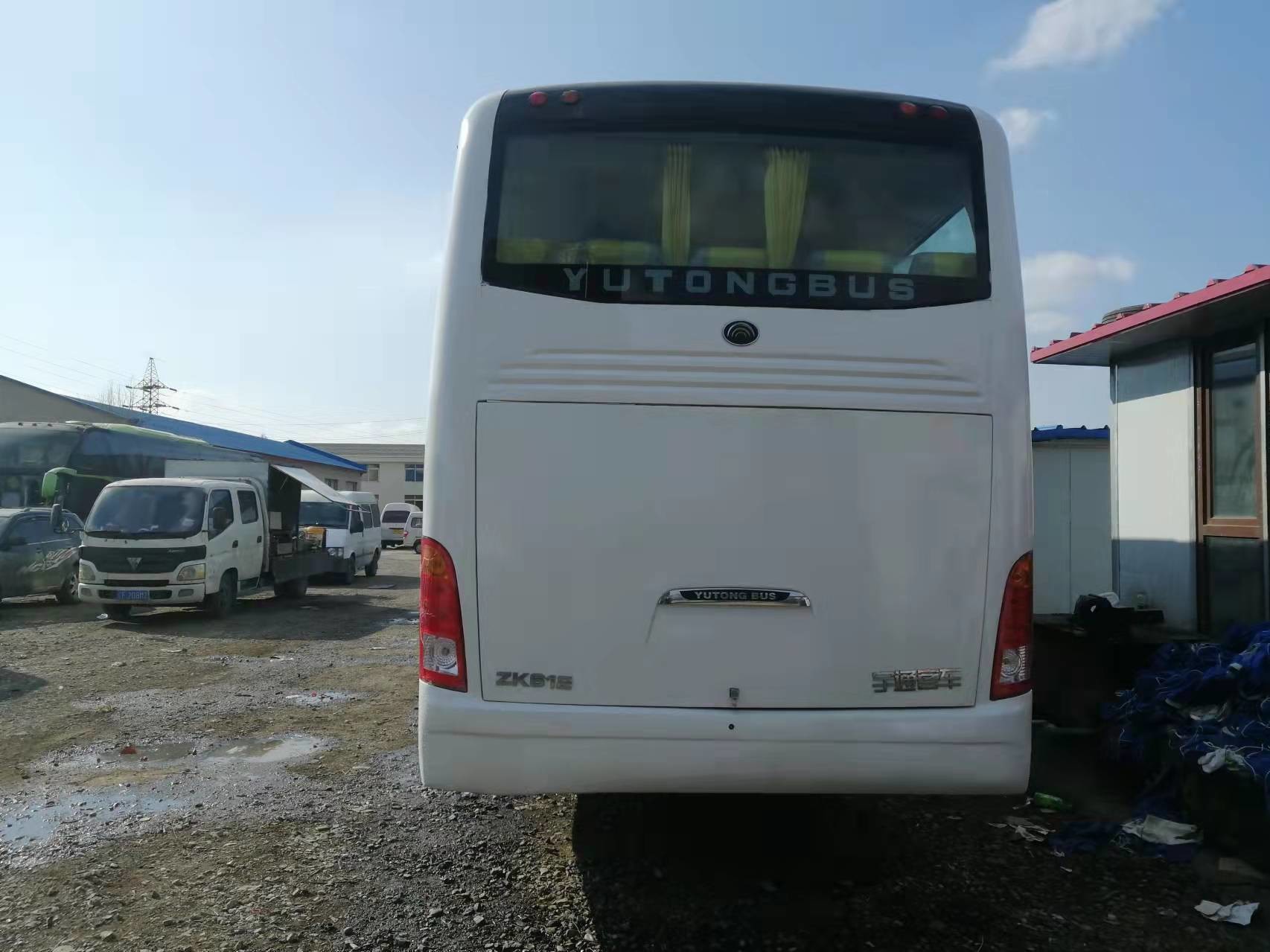 Two Doors Yutong Front Engine Bus Left Steering Coach Model Zk6112d 53seats