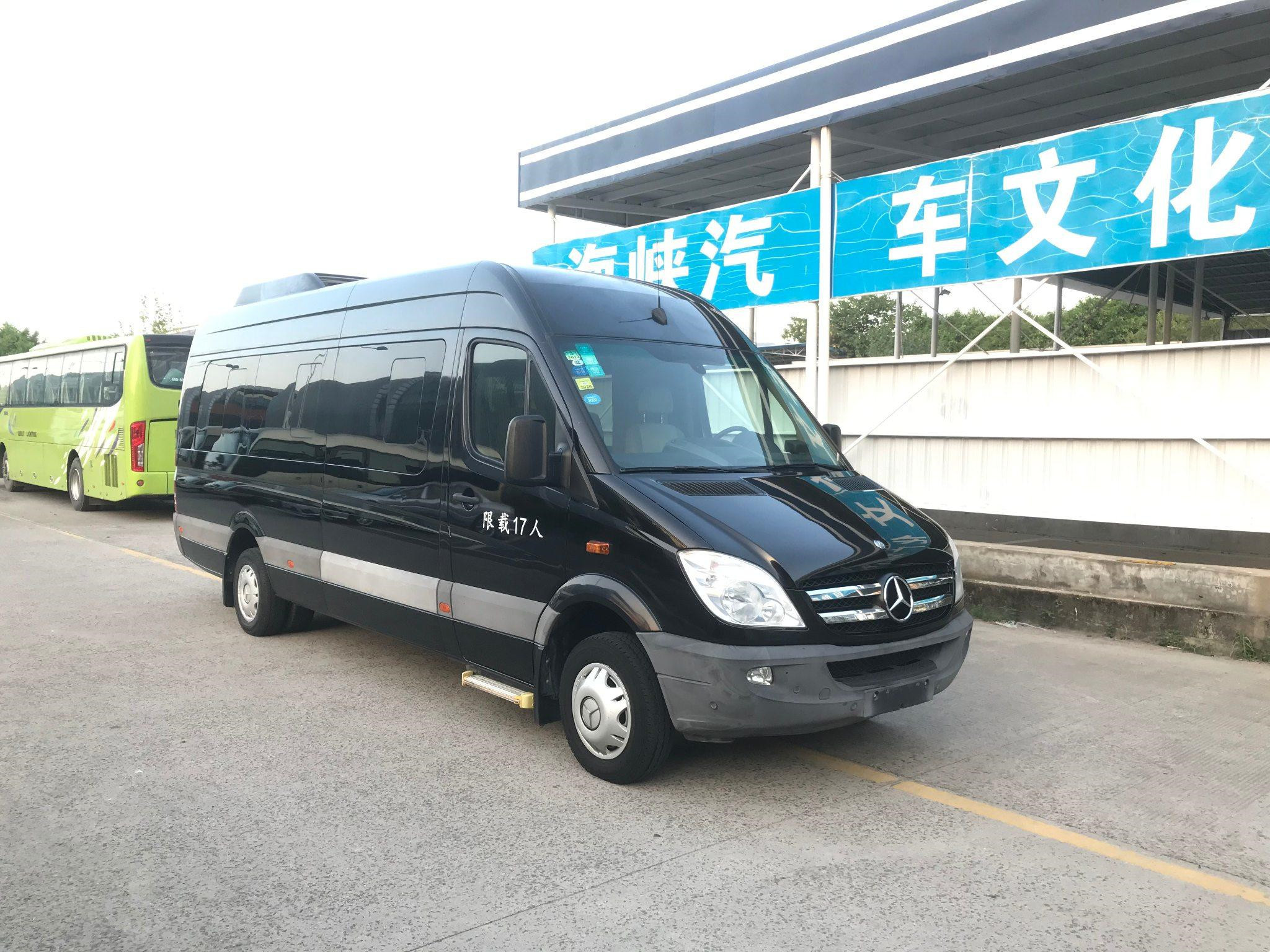 Mini Benz Bus 17seats Used Van Hagrid 110KW 2017 Optional