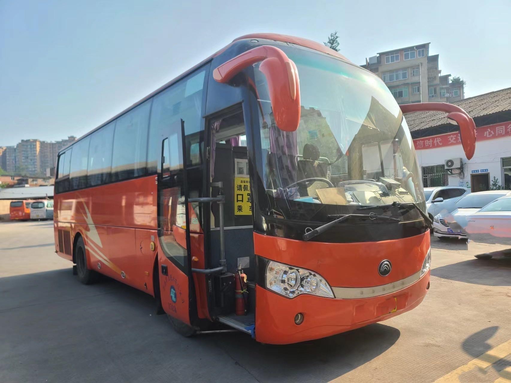 Zk6908 Yuchai Engine Used Yutong Short Bus Air Bag Suspension 38 Seater ...