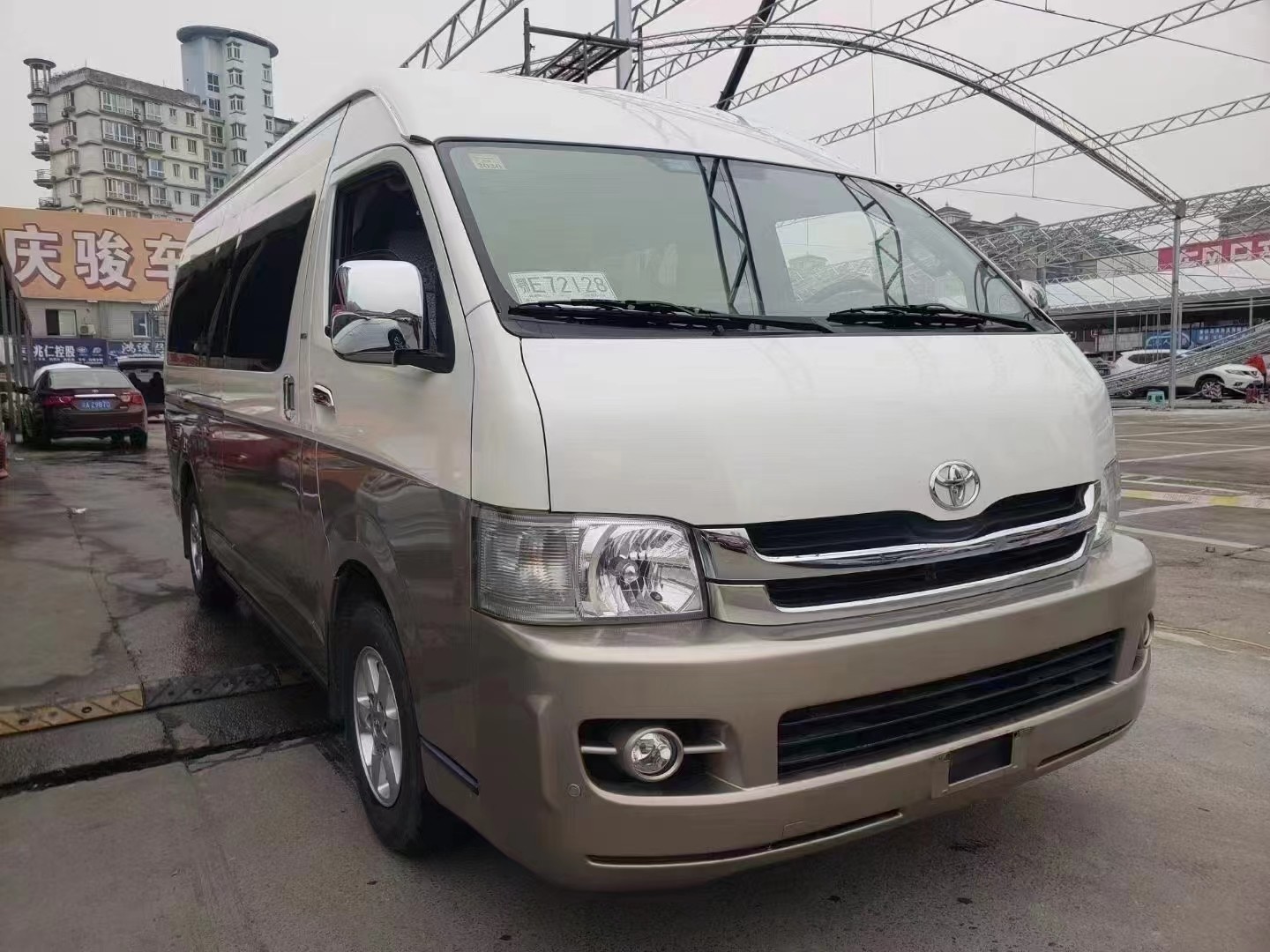 13seats Used Toyota Hiace Bus 2TR Gasoline Engine Front Engine Second ...