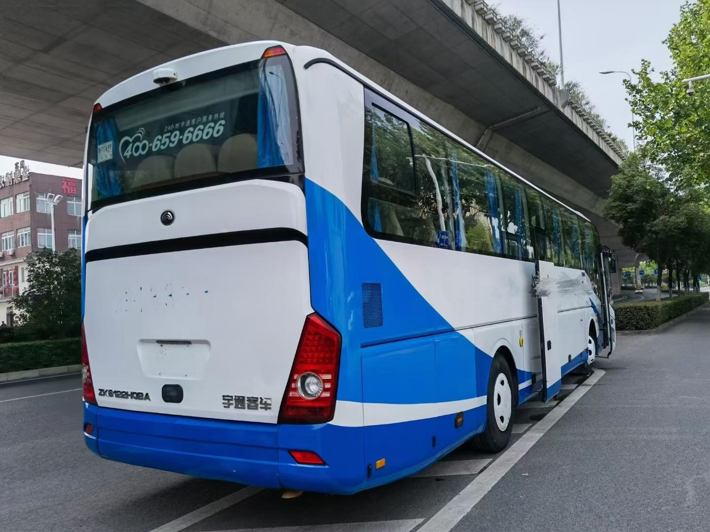 Yutong Used Passenger Bus Left Hand Drive Travel Buses 53 Seats Tourist ...