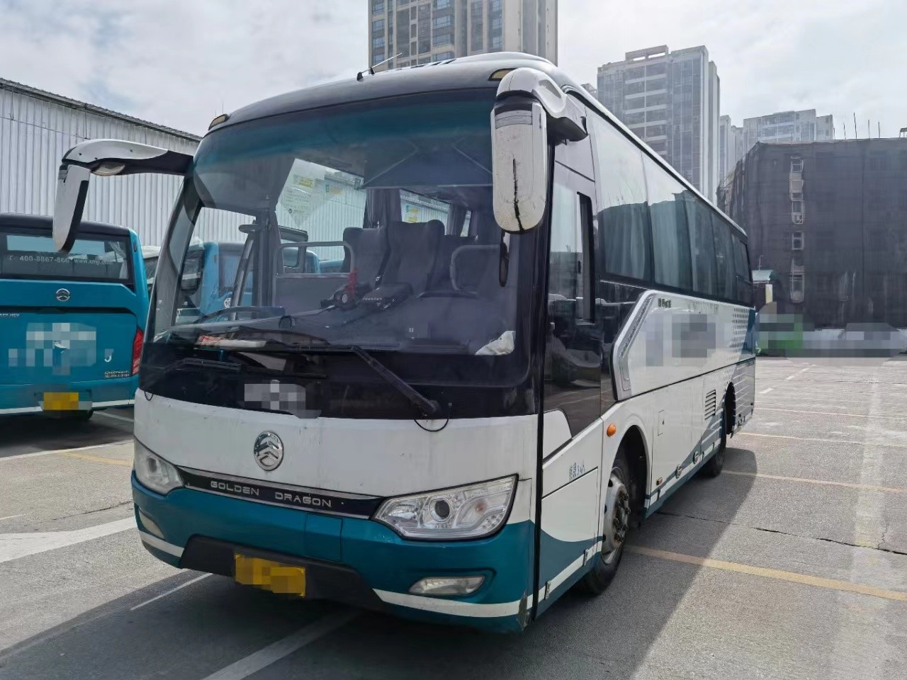 34 Seater Bus Golden Dragon XML6857 Used Small Bus Luxury Coach Bus
