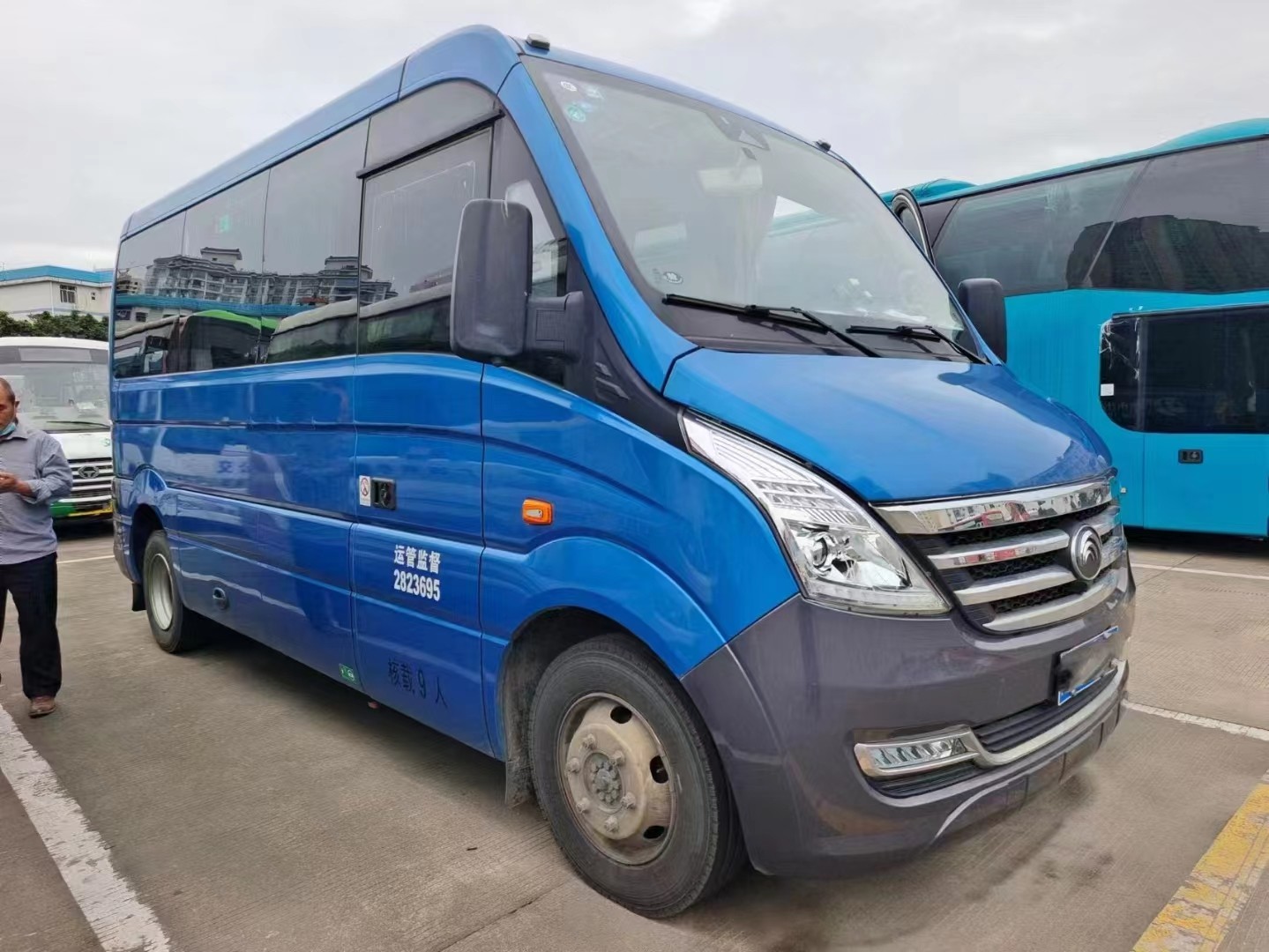 Used 9 Seater Minibus 2020 Year Diesel Yutong CL6 Used Mini Coach With ...