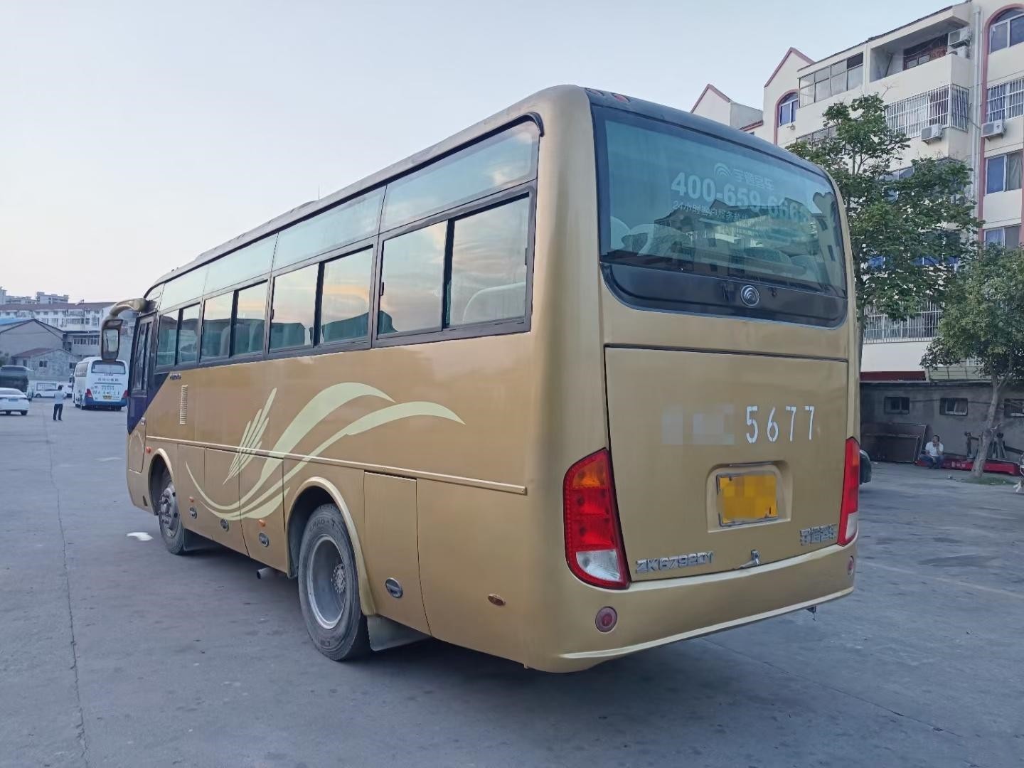 Long Distance Front Engine Bus 35 Seats Yuchai Engine Yutong Bus ...