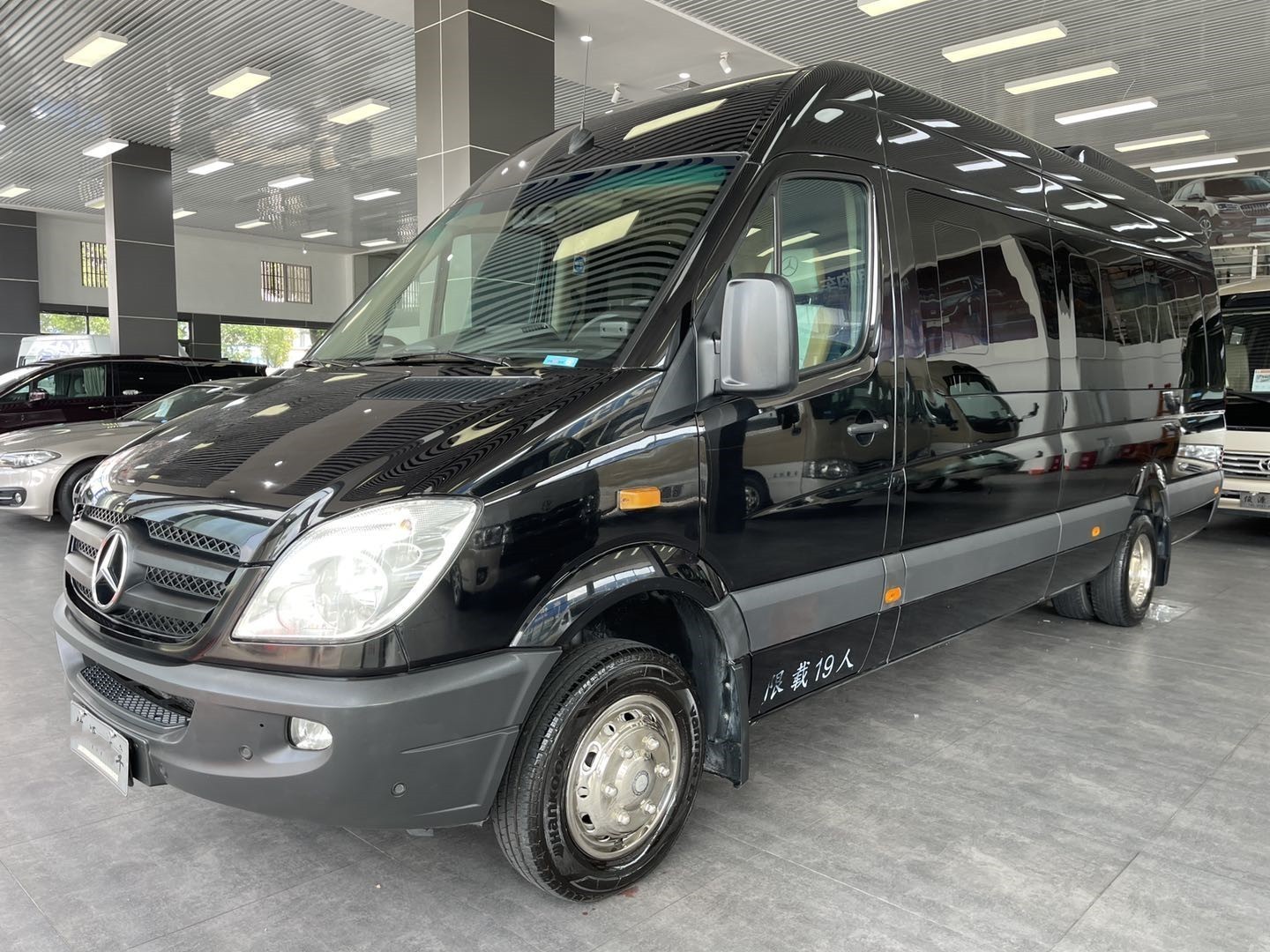 Used Luxury Buses Benz Commercial Mini Bus 19 Seats Front Engine ...
