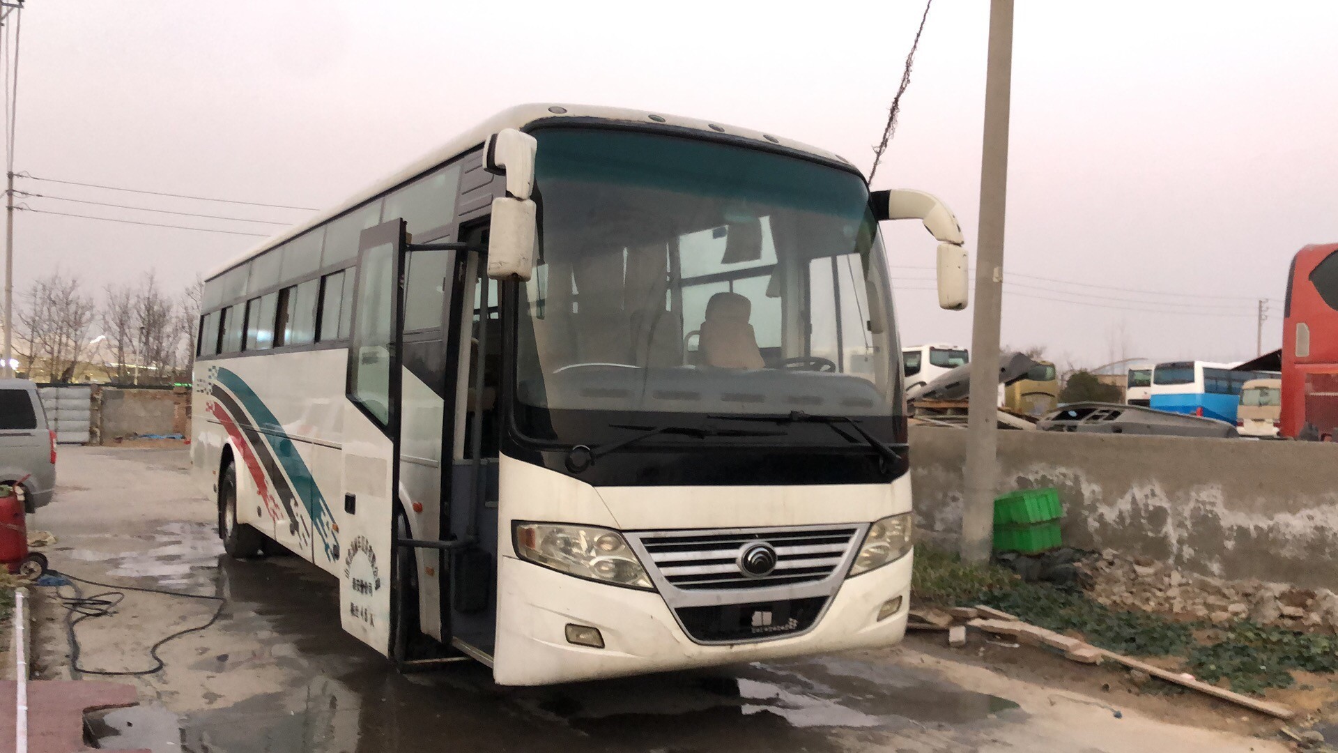 Second Hand Tourist Bus Front Engine 53 Seats Used Yutong Bus ZK6112D ...