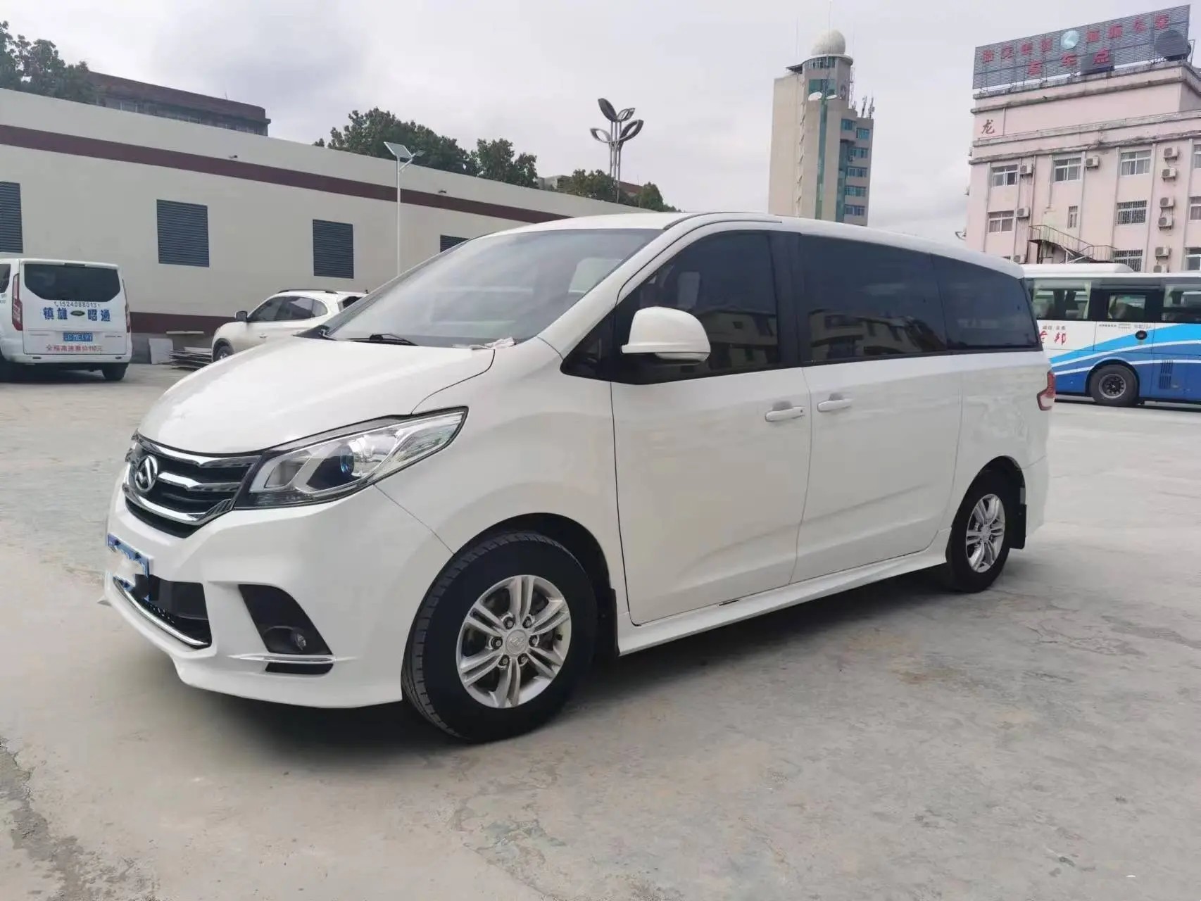 Used 8 Seater Minibus Multi Purpose Vehicle 5 Meters MAXUS SH6525 Front ...