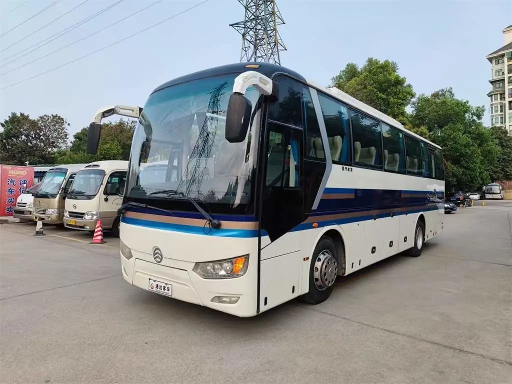Used Luxury Buses 47 Seats Single Door Air Conditioner Big Luggage ...