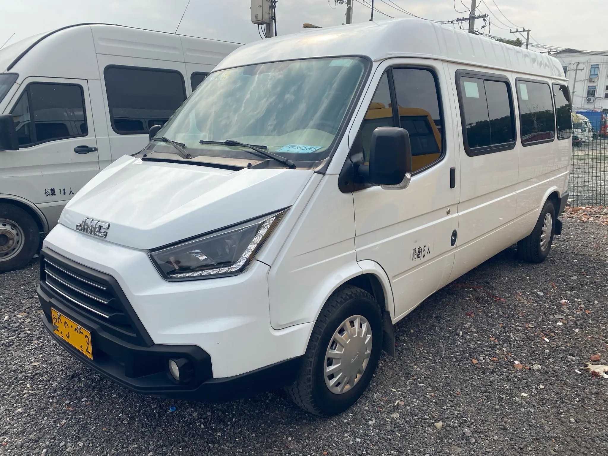 Used Small Bus 15 Seats Front Engine Flat Roof Manual Transmission 5.5 ...