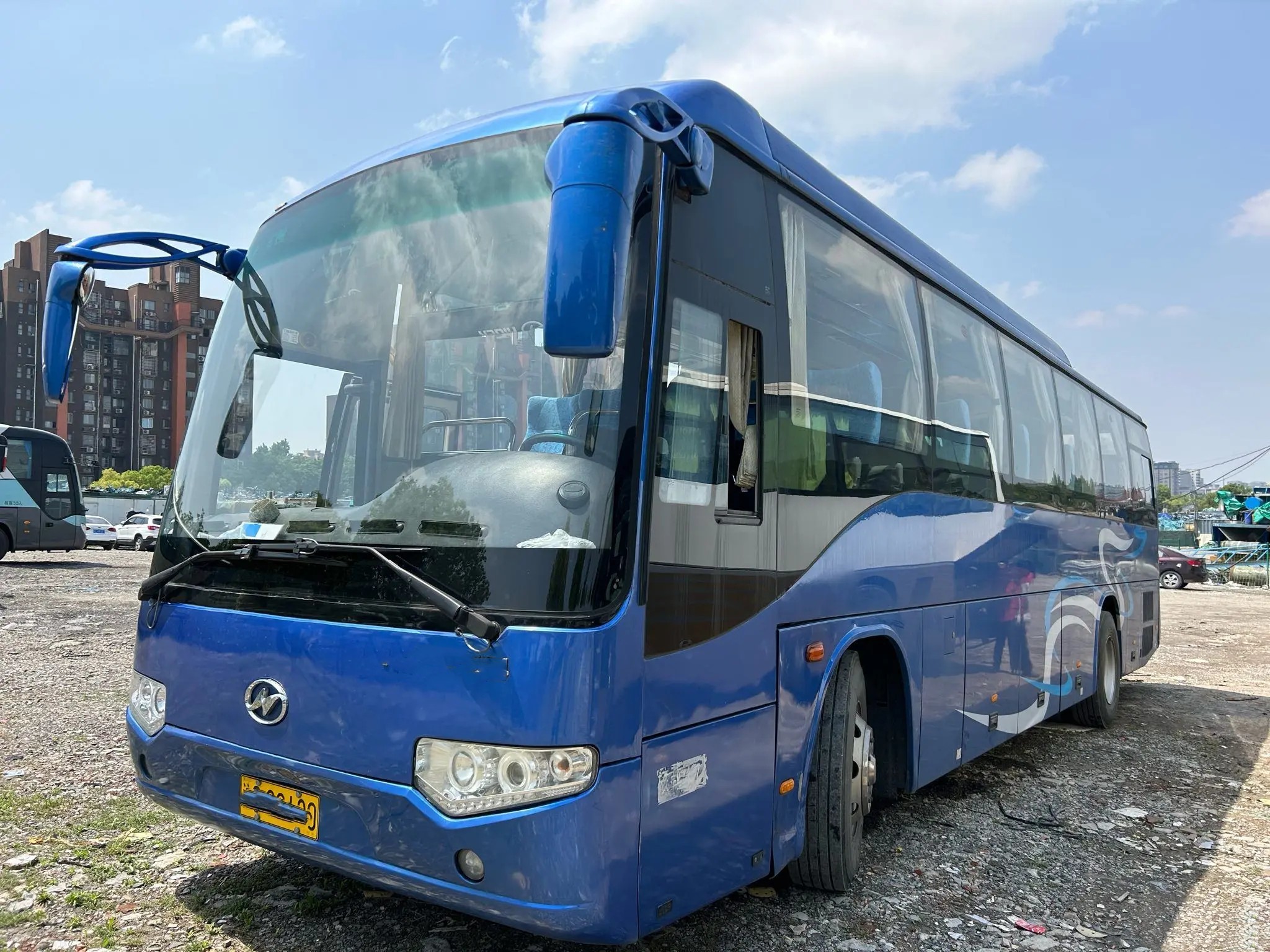 Second Hand Bus Middle Door 47 Seats 80% New LHD/RHD Yuchai Engine 11 ...