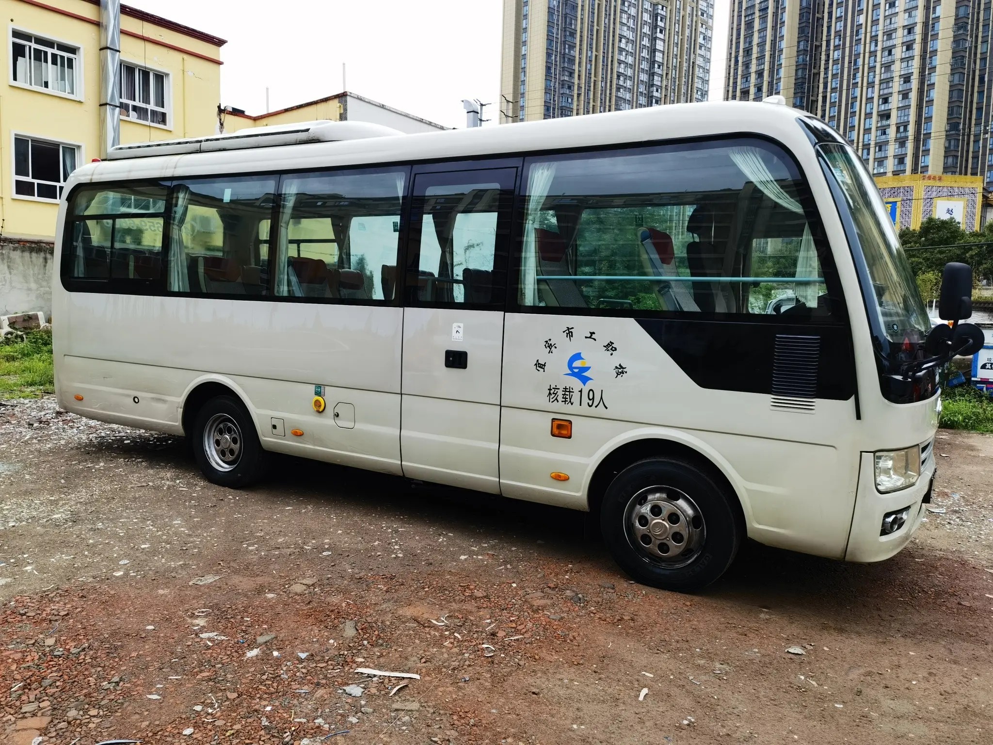 Used 16 Seater Minibus 2016 Year Front Engine 19 Seats Sliding Window ...