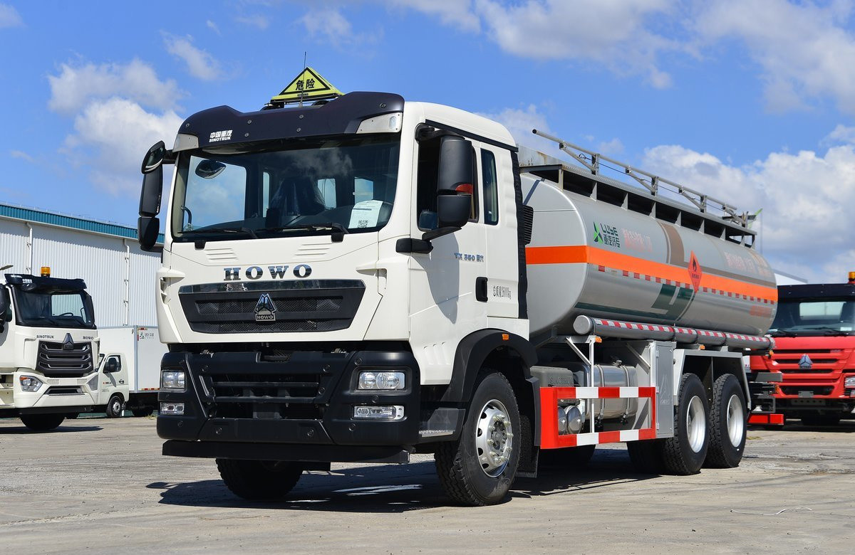 Howo Oil Truck 20 Cubic 10 Tires Howo TX Model Fuel Tanker 6*4 Flat ...