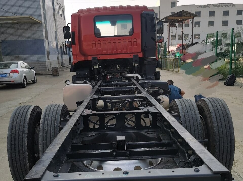 10 Ton Cargo Truck Chassis 4*2 Double Rear Tires Euro 3 Cummins Engine ...