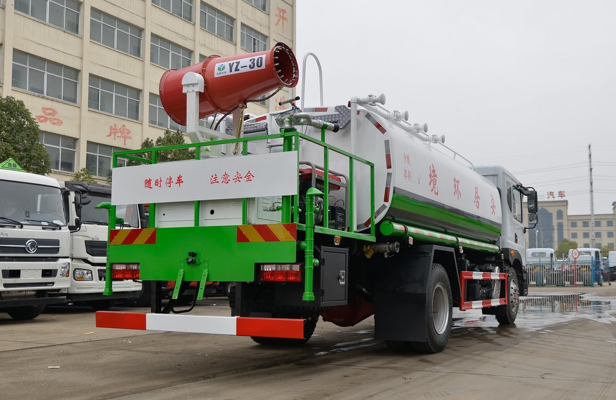 Street Sprinkler Truck Dongfeng 4×2 Water Tanker With Atomizer Cannon ...