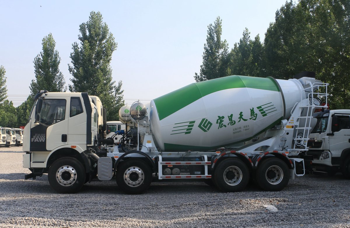 90% New Concrete Mixer Machine With Single And Half Cabin 8*4 FAW Mixer ...