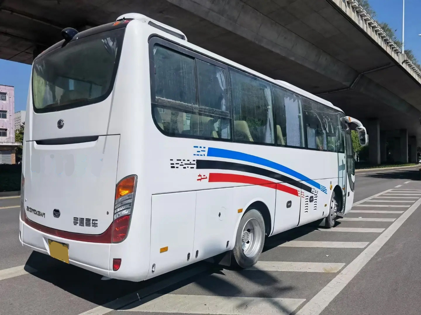 ZK5110 Yutong Used Passenger Bus / 22seater Big Luggage Compartment ...
