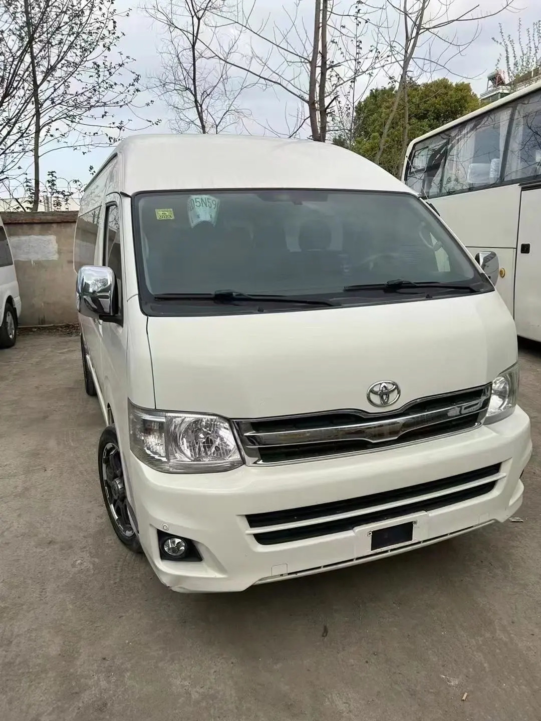 Hiace 13-Seat 4-Door Front-Wheel Drive Gasoline Engine Comfort And ...