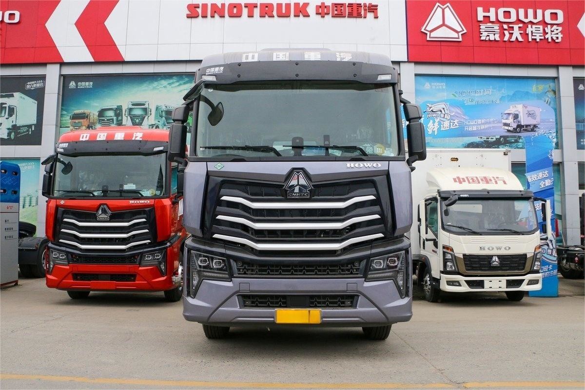 HOWO Max Heavy Truck Light Luxury Version High Roof Flow Plate 480HP ...