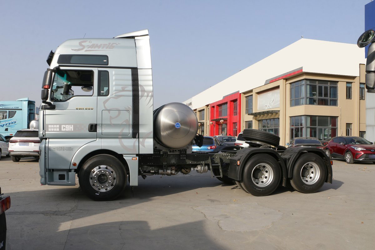Sinotruk SITRAK Tractor Truck C9H Heavy Truck 560HP 6X4 LNG Automatic ...