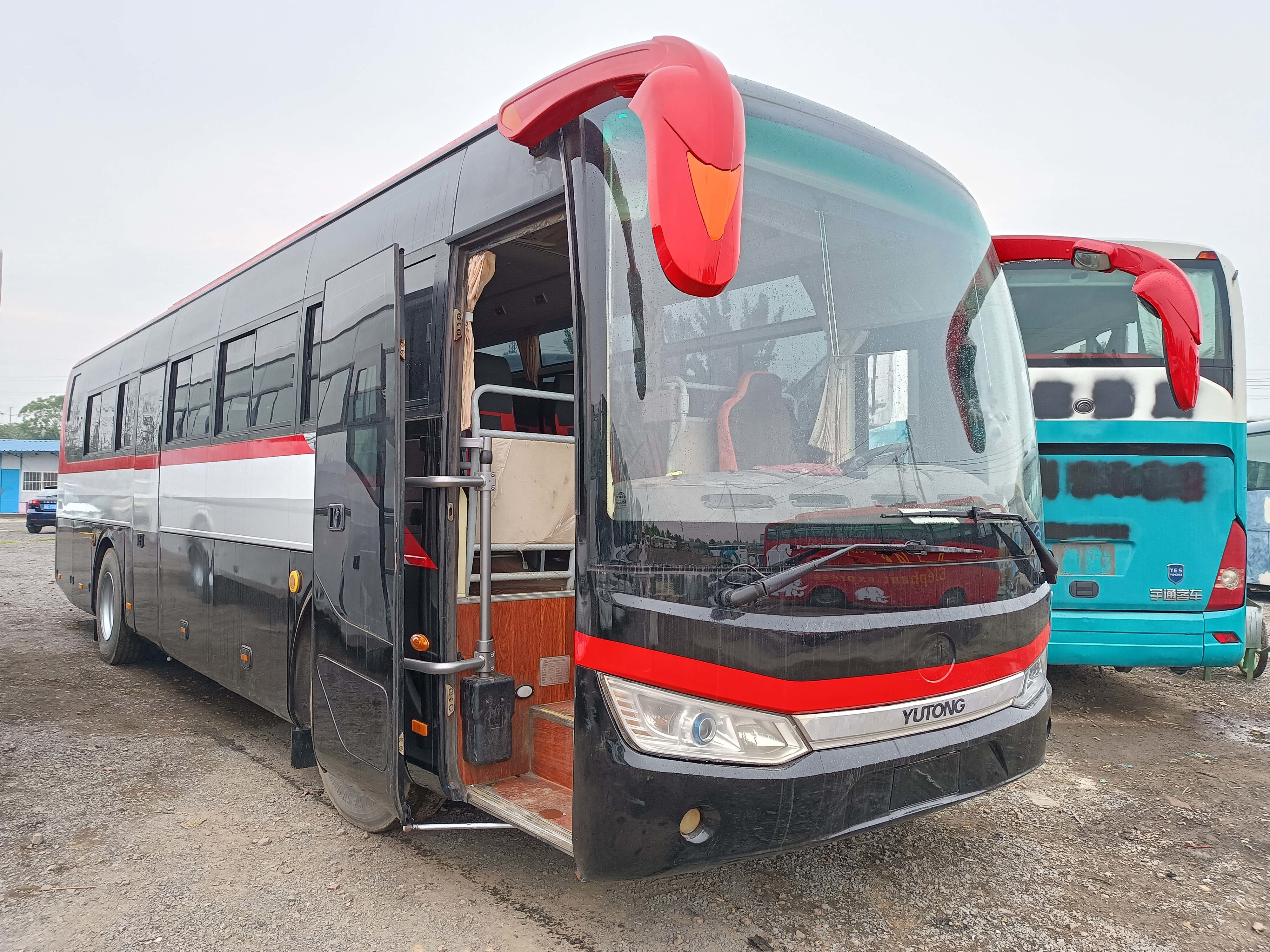 Buses And Coaches Yutong ZK6115 Long Distance Transport 59 Seats 2016 ...