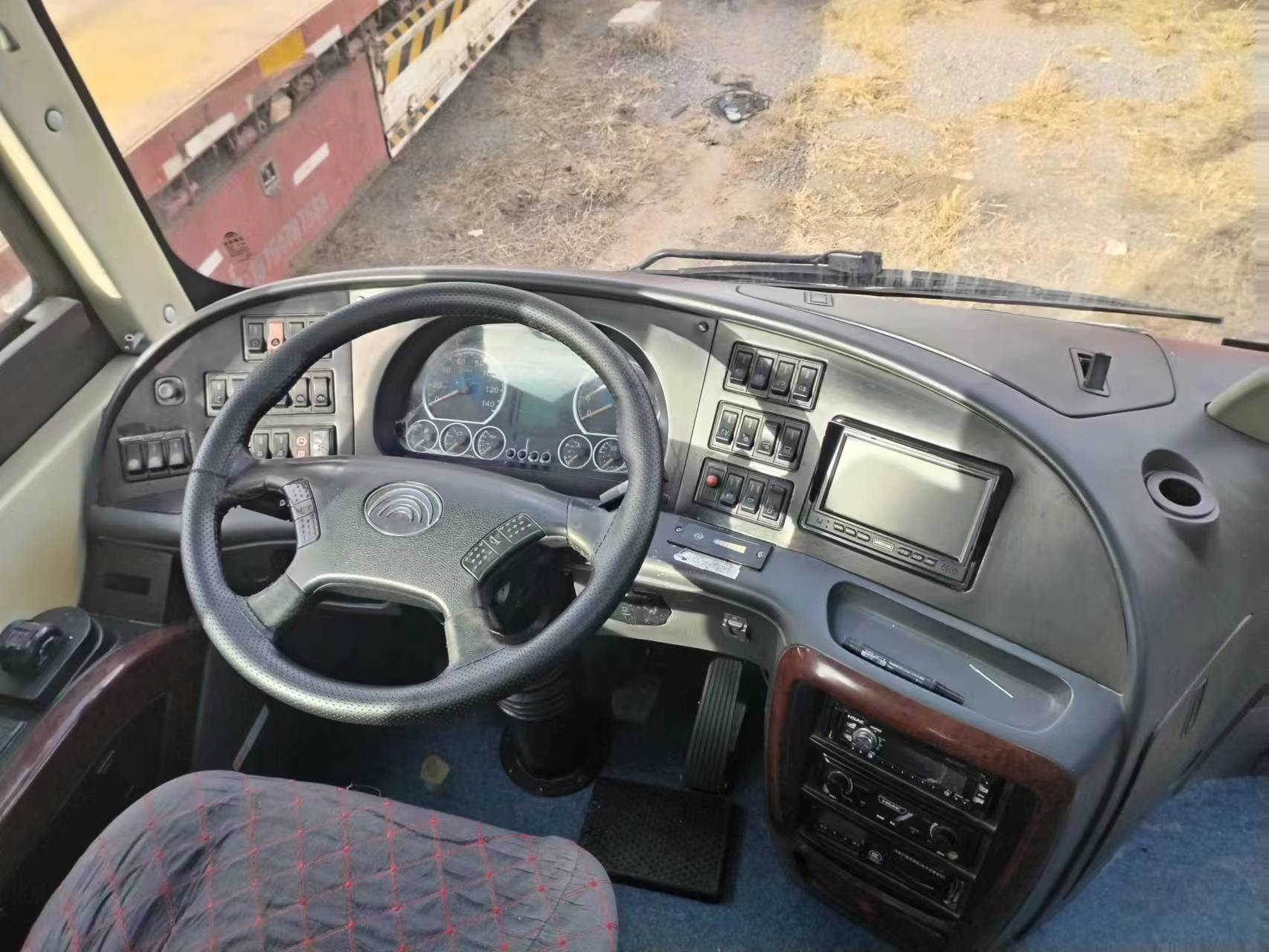 39 Seats YUTONG Bus ZK6888 Used Diesel Bus 2nd Hand Coach Euro III ...