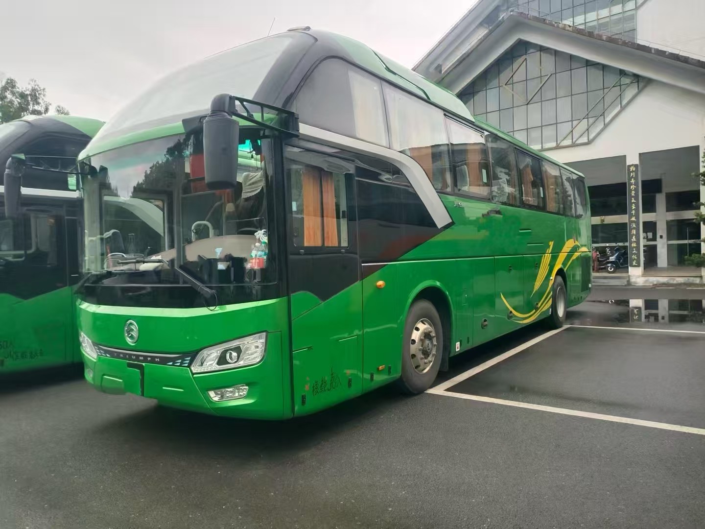 High Roof XML6122 Used Coach Bus Golden Dragon 50 Seats Air Suspension ...