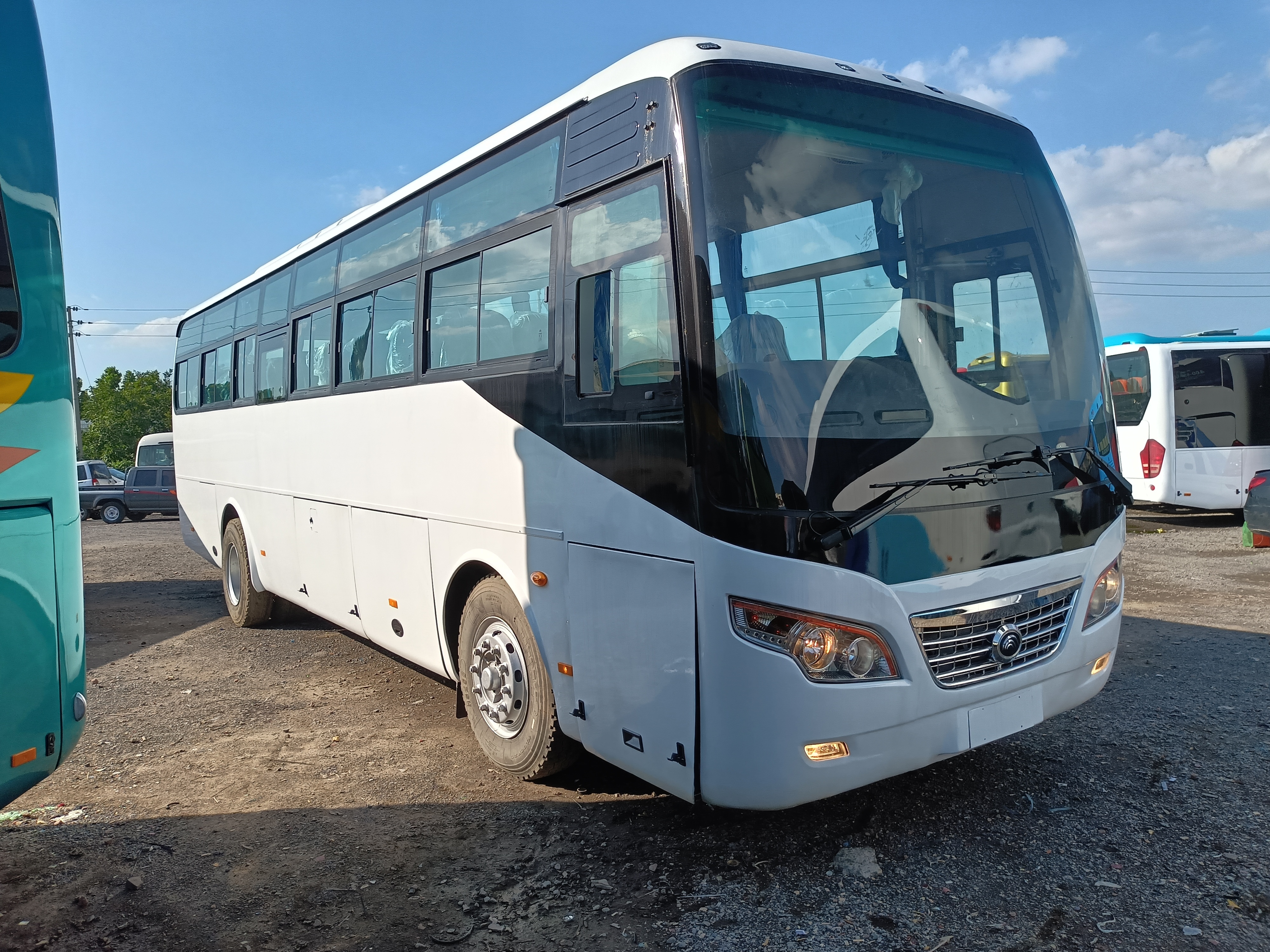 ZK6102D Yutong Used Passenger Bus 2020 57-Seater 2+3 Layout One Door ...