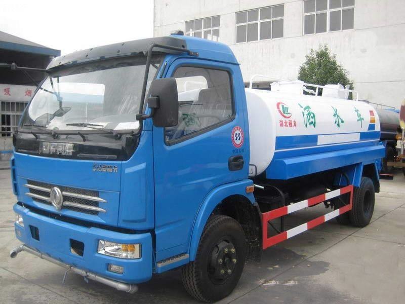 Dongfeng Used Oil Tanker 7350×2470×2710mm 10000L Tank Capacity With Red ...