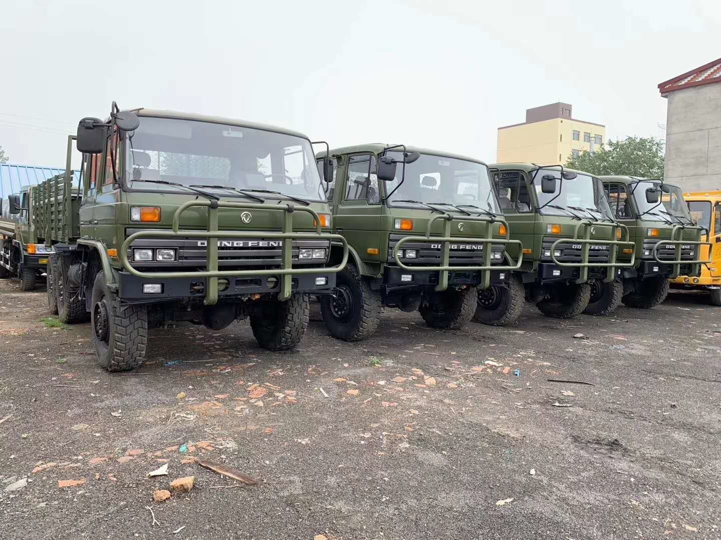 4x4 Off Road Truck Chassis Dongfeng 6x6 Desert Truck Camper Truck ...