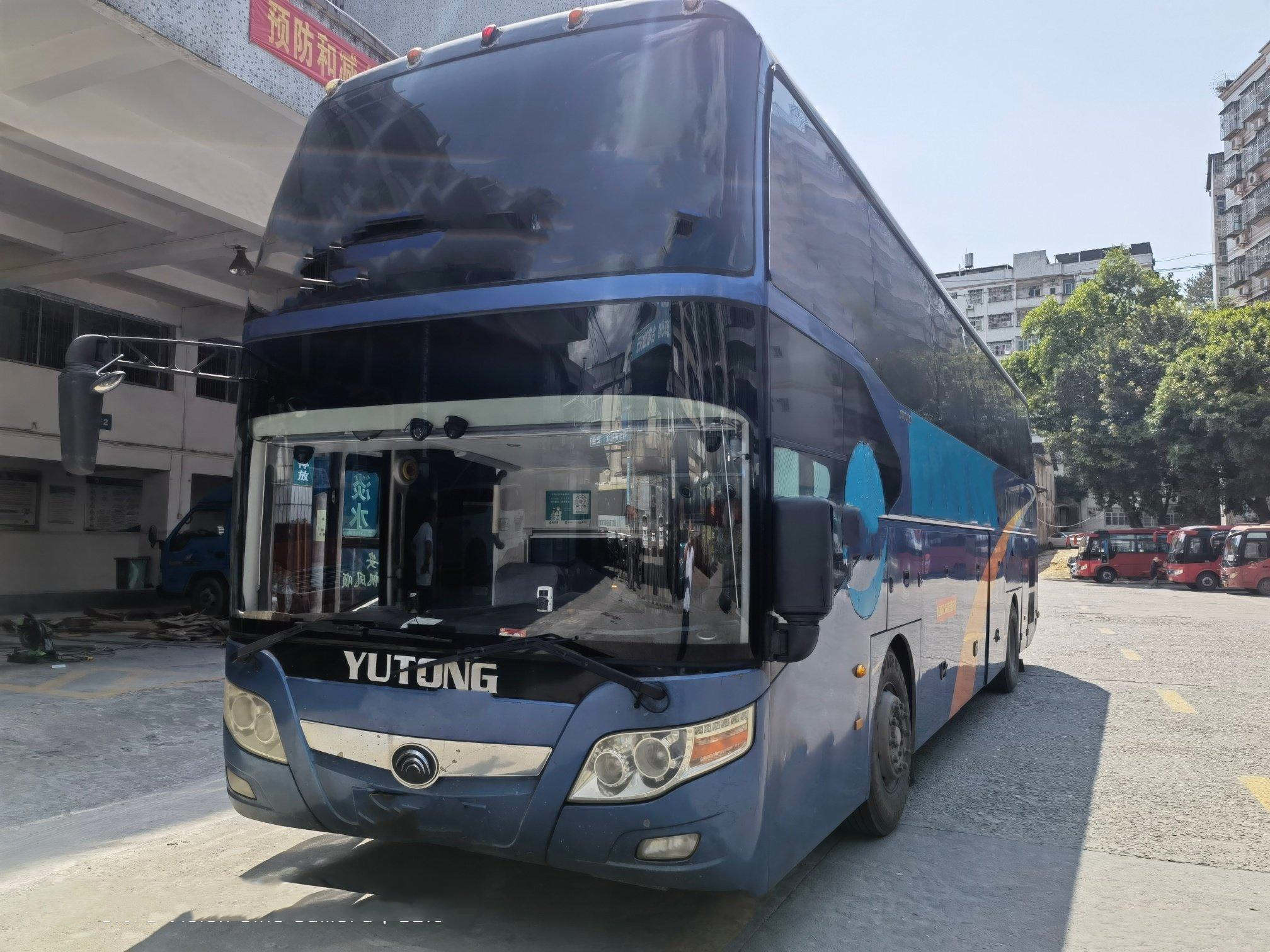 Yutong ZK6127 Used Coach Bus 53seats Two Doors Airbag Chassis Luxury ...