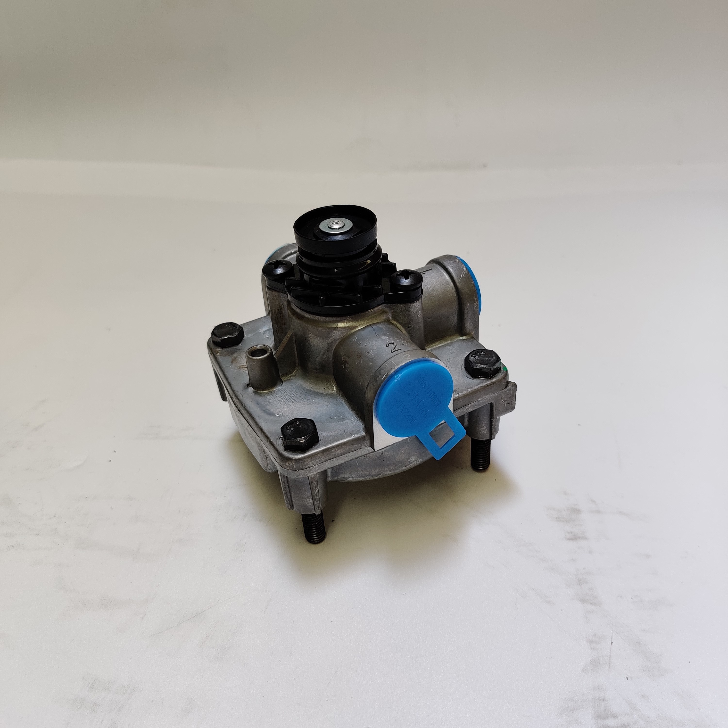 Engine Parts Relay Brake Valve For SINO HOWO Truck Car Emergency Relay ...