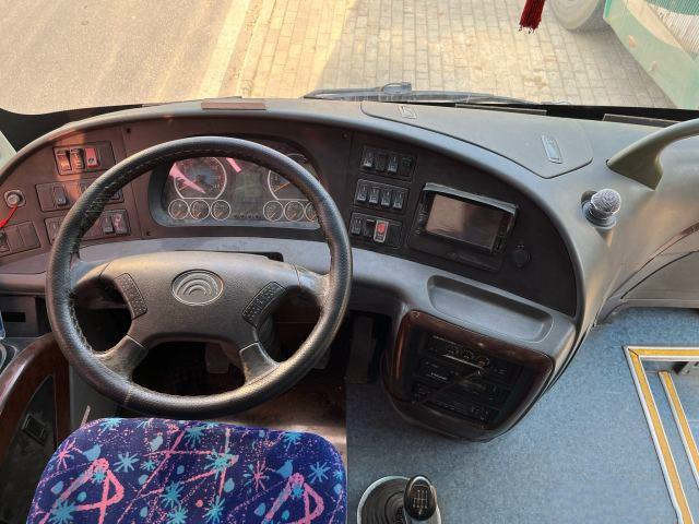 Right Hand Drive Bus Yutong Zk6888 Coach Bus Luxury 39seats City Bus ...